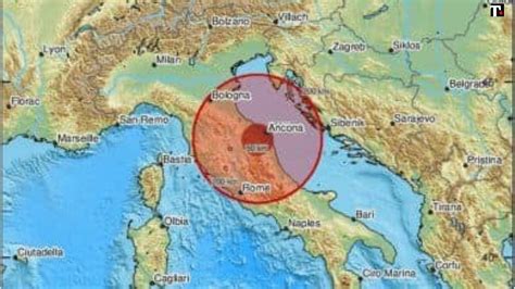 Terremoto Nelle Marche Forti Scosse Con Scuole Chiuse E Treni Fermi Epicentro E Magnitudo