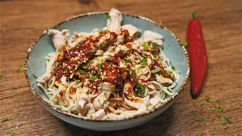 Пикантно пилешко филе с нудъли по китайски което всеки ще обикне Youtube