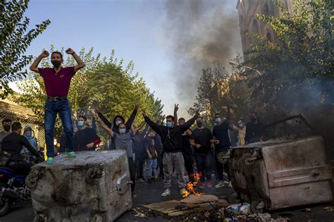 EE UU sanciona a tres funcionarios iraníes por la violencia en
