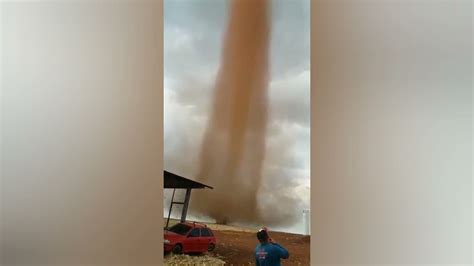 Tempestade Forma Furacão De Areia Em Dourados E Assusta Moradores