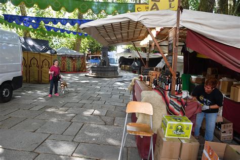 Comienza En Las Calles De La Ciudad Vieja El Montaje De La Feria