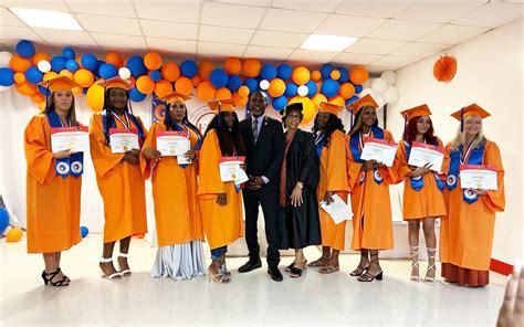 Graduación de la EBM Academy of Cosmetology Esteticistas