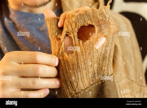 Remendar Ropa Concepto De Consumismo ético De Moda Sostenible Reparar