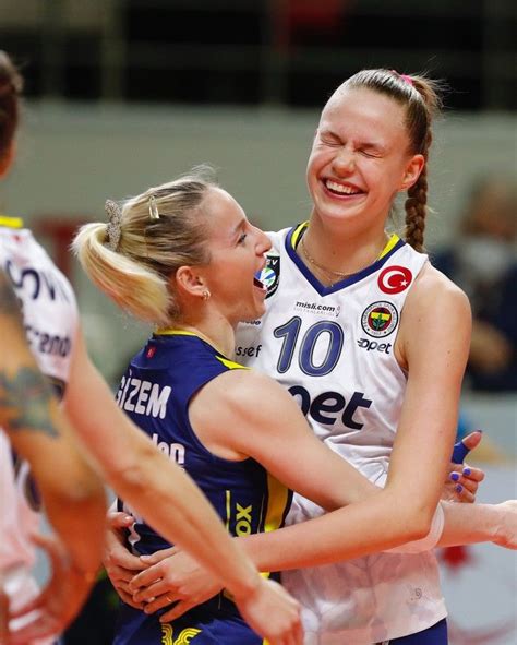 Arina fedorovtseva Gizem örge Voleybol Voleybol oyuncuları Kadın