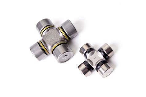 스티어링 샤프트의 크로스바 흰색 배경에 고립 된 자동차용 프로펠러 샤프트 멍에 새로운 자동차 부품 0명에 대한 스톡 사진 및 기타 이미지 Istock