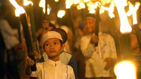 Pawai Obor Dari Warga Mampangan Depok Menyambut Tahun Baru Islam 1