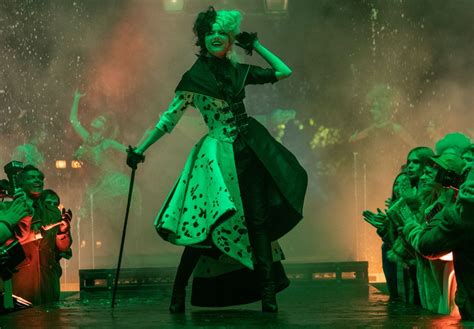 Cruella Vfx Team Creates Iconic Moments And Gowns In Behind The Scenes