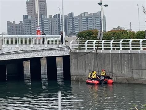 快訊／前鎮區港邊發現一袋垃圾 裝不明肉色組織體待鑑驗 頭條焦點 Nownews今日新聞