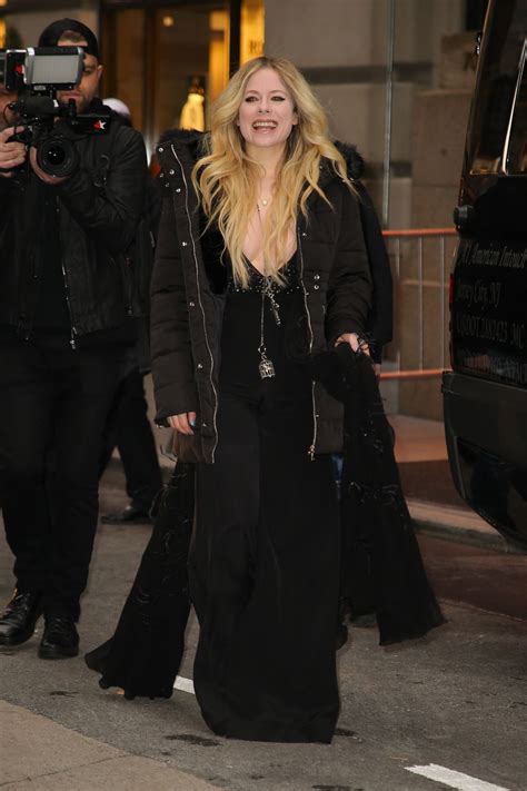 Avril Lavigne Winter Style Leaving Her Hotel In NYC 02 13 2019