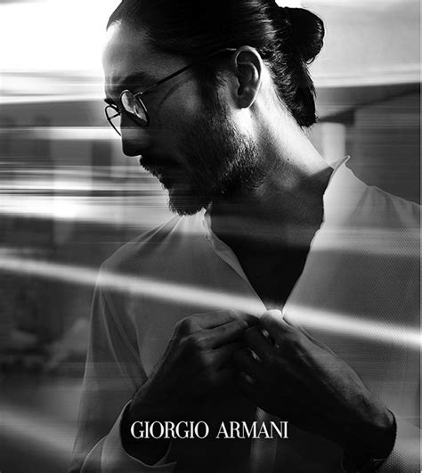 L Homme Giorgio Armani En Lunettes De Soleil Retro Pour Cet Ete 2014