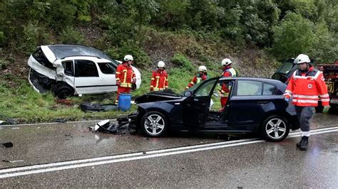 Geislingen Drei Personen Bei Unfall Schwer Verletzt