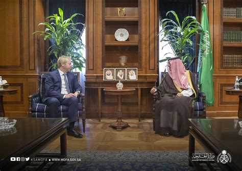 الجبير يستقبل الممثل الخاص للاتحاد الأوروبي لعملية السلام في الشرق