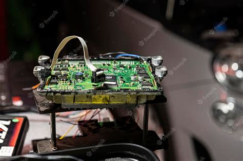 Premium Photo Car Ecu Bench Reading Method