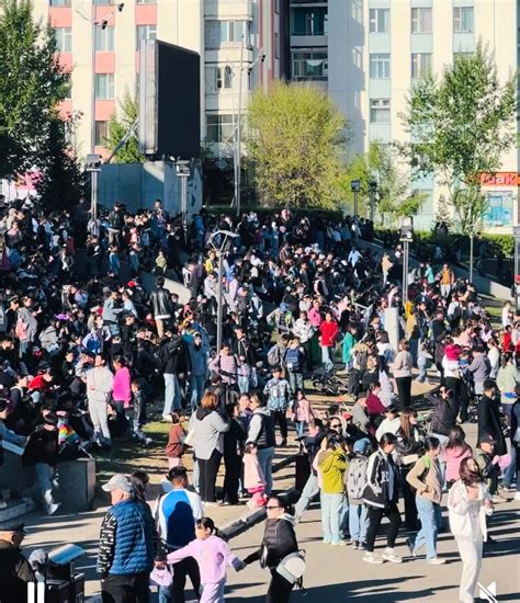 Сэлэнгэ Цахим Сэрэмжлүүлэг‼️ХӨСҮТ ийн захирал Э Анхбаяр Улаанбурхан өвчний дэгдэлт эрс