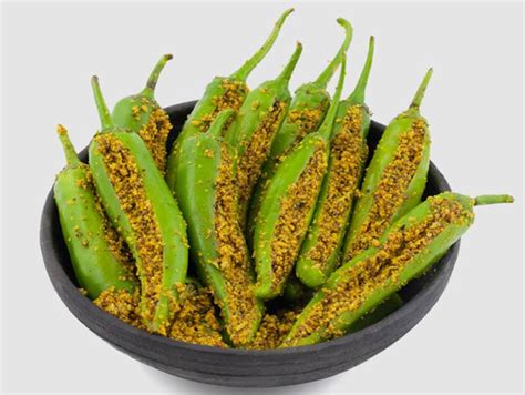 Hz Food School इन 5 हैक्स से बनाएं इंस्टेंट मिर्च अचार ऐसी गलतियों की