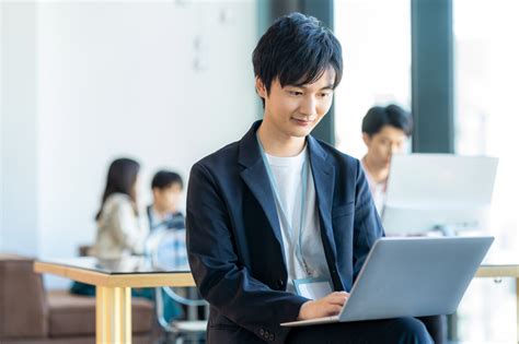 Javaとjavascriptはどっちがおすすめ？全然違う？【難易度や違いを比較】