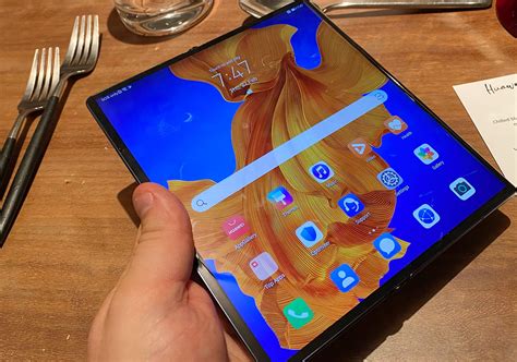 Huawei S Foldable Mate Xs Arriving April Pickr