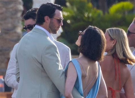 PHOTO GALLERY Josh Allen And Hailee Steinfeld Attend Wedding In Mexico