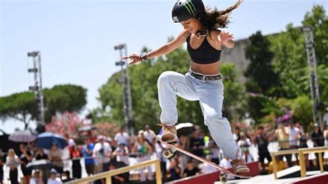 Best Female Skateboarders Of All Time Who Rule Skatepark