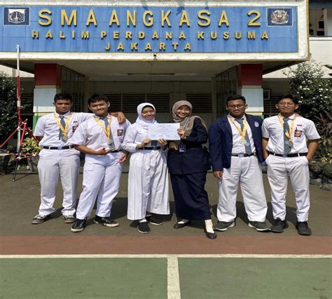 Mie Cacing Tanah Inovasi Siswa Sma Angkasa 2 Jaktim Raih Medali Perak