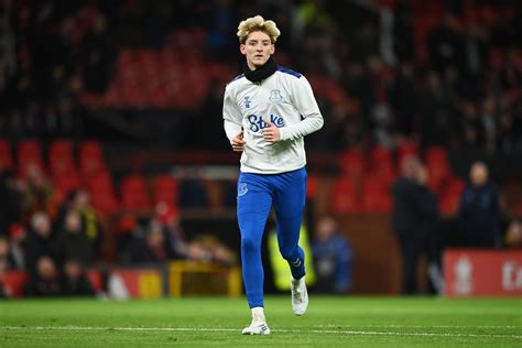 Anthony Gordon En Route Pour Newcastle Mercato Everton