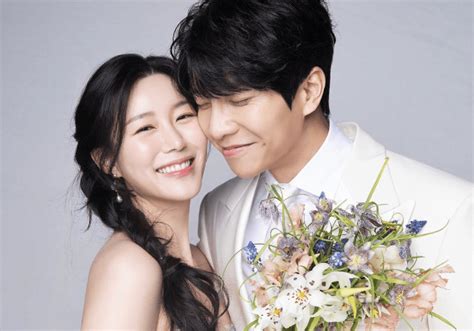 Lee Dong Wook Married