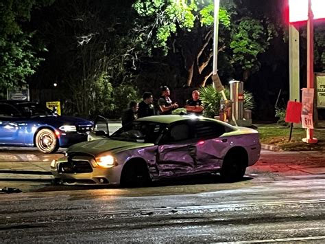 Tampa Police Officers Crash While Investigating Stolen Vehicle 3