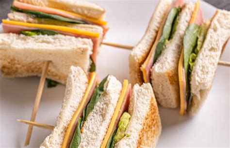 Sandwichitos En Brochetas Delination