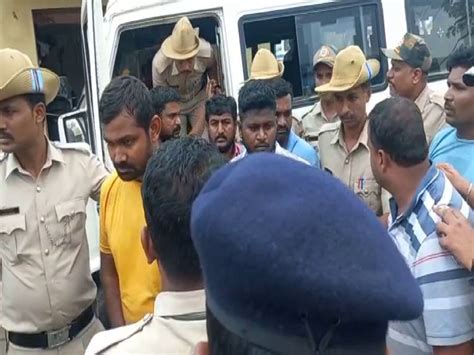 Bengaluru Congress Worker Murder Case Six Arrested For Attacking