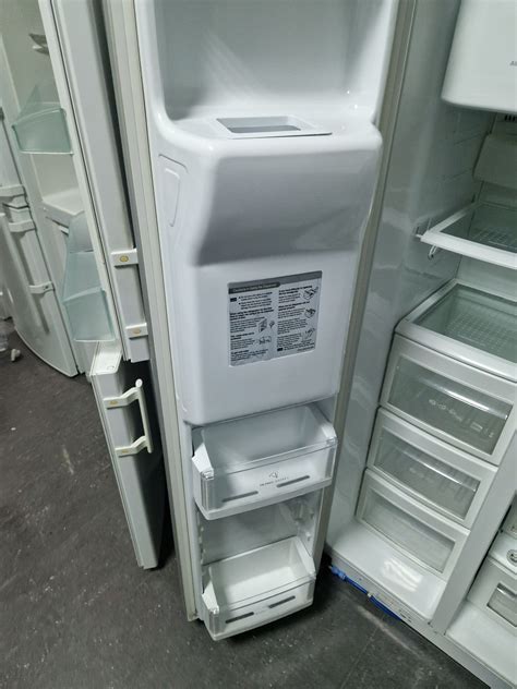 Двукрилен Хладилник Lg No Frost гр Казанлък • Olx Bg