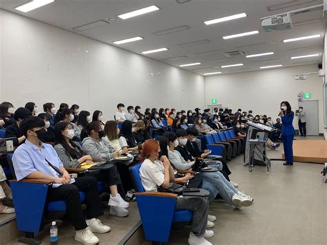 자랑거리 엔터테인먼트학부 특강 성연미전 Kbs 공채 아나운서 현 봄온 아나운서 아카데미 대표 꿈이 이루어지는 말하기