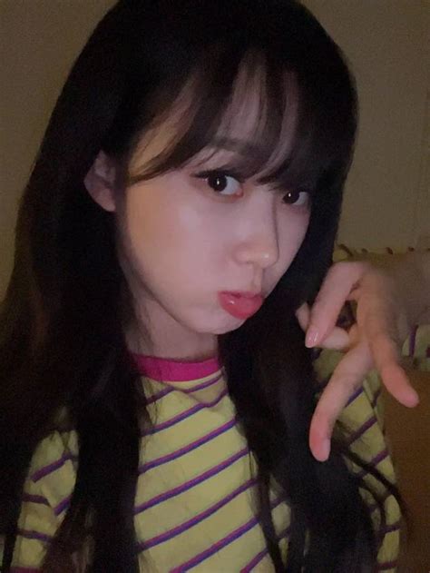 요즘 아이돌들이 많이 한다는 갸루피스 포즈 인스티즈 instiz 이슈 카테고리