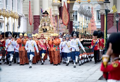 ภาพพระราชทานพิธีบรมราชาภิเษก รัชกาลที่ 10 เปิดให้ประชาชนโหลดได้ฟรี