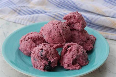 5 Ingredient Keto Blueberry Fat Bombs Best Cream Cheese Blueberry Fat
