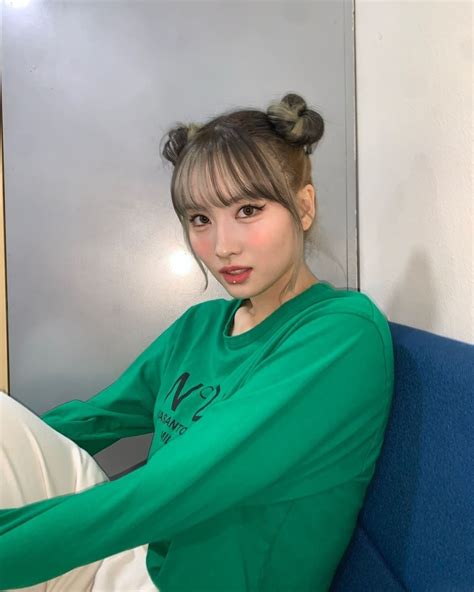 Momo R Momo