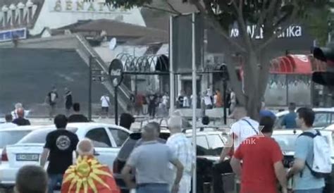 МВР Извршен е службен разговор со лицето кое држеше пиштол кај „Скендербег“