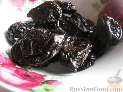 Рецепт: Мясо тушеное с черносливом на RussianFood.com