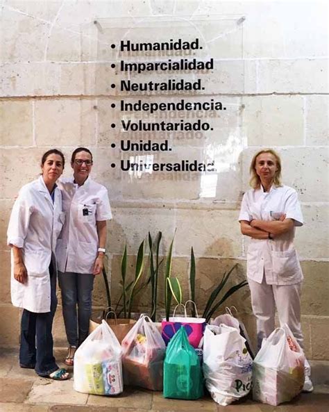 La campaña solidaria de Mutua Universal dona dos toneladas de ayuda a