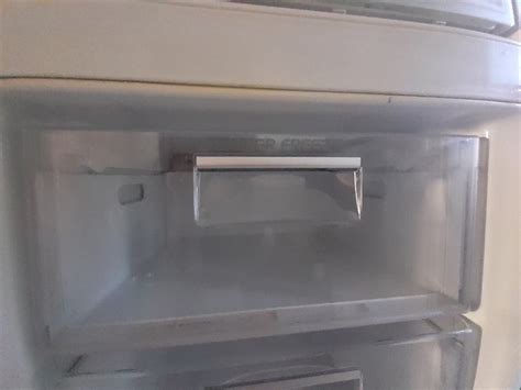 Kombinirani hladnjak frižider marke Hotpoint Ariston