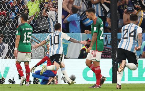 월드컵 메시 결승골 아르헨티나 멕시코 2 0 완파하고 ‘기사회생
