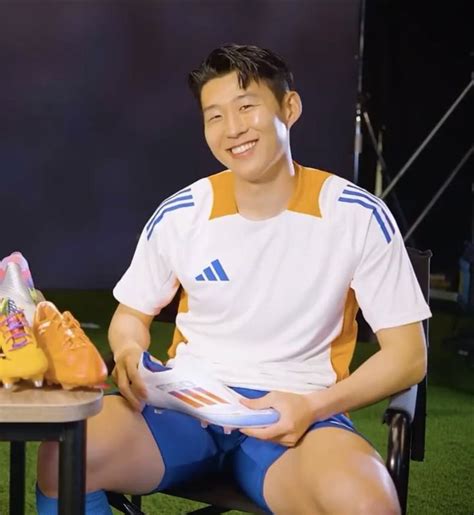 Pin By Claudia Flamingo C On Heung Min Son SonShining Sons Soccer