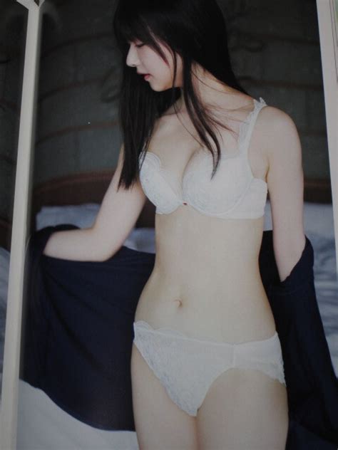 櫻坂46 大園玲1st写真集 半分光 半分影 Loppihmv限定カバー版 初版第1刷 帯付き その他 ｜売買されたオークション情報