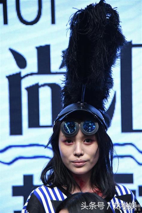 汪峰前妻葛薈婕這身打扮太嚇人了！汪峰：她無法做賢妻良母！ 每日頭條
