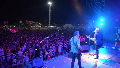 Modo Verano Miles De Personas Disfrutaron Del Show De Los Pericos En
