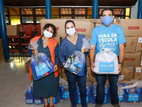 Unicef E Aldeias Sos Doam Kits De Higiene Máscaras E Rádios Analógicos