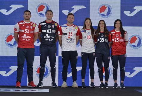 POGLEDAJTE KAKO IZGLEDAJU NOVI DRESOVI HRVATSKE REPREZENTACIJE JEDNA GARNITURA PRIVUKLA POSEBNU
