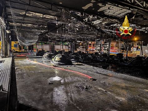 Incendio Al Luna Park Di Spoleto Umbria Settegiorni