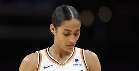 Skylar Diggins Smith Signs With Seattle Storm