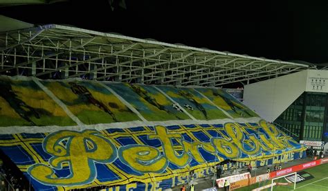 Scenografii impresionante la derby ul Petrolul Rapid Atmosferă incediară pe stadionul Ilie