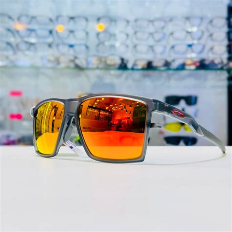 Oakley Futurity Sun Satin Grey Smoke Prizm Ruby Polarized 2aoptical